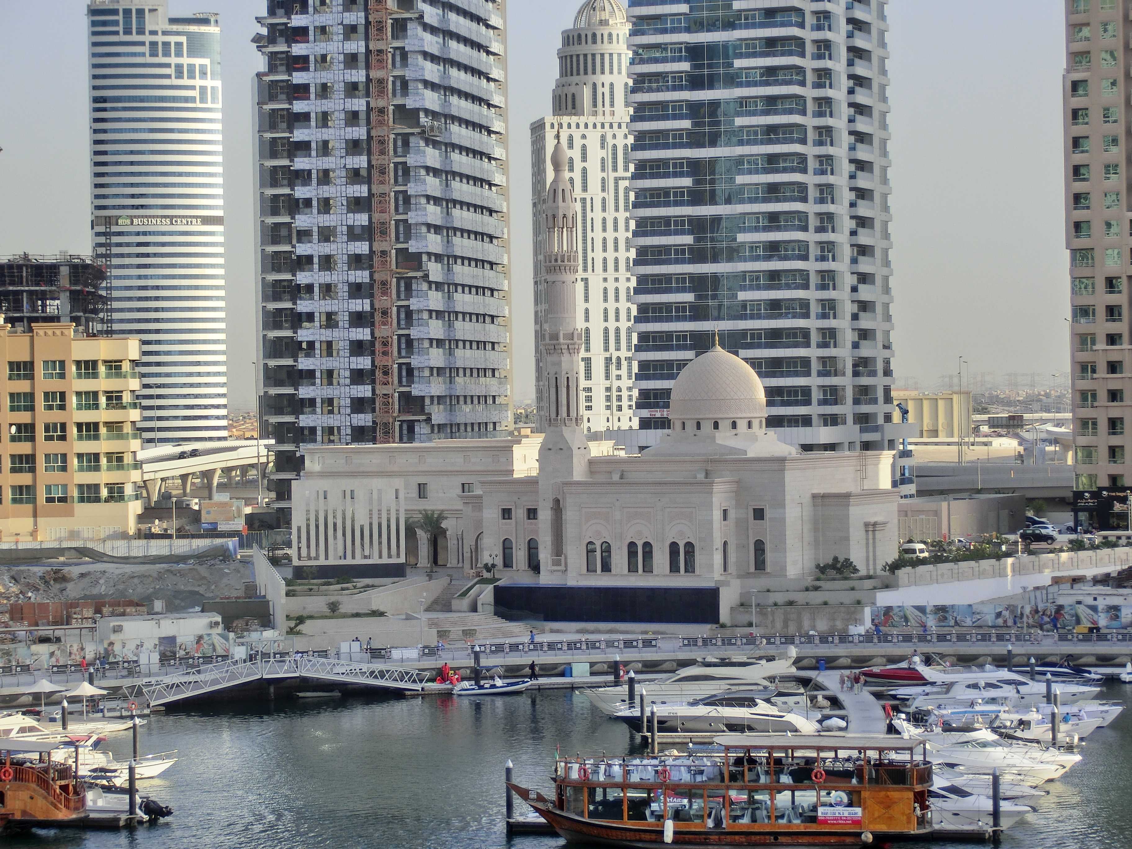 Dubai's Most Beautiful Mosques [Find Nearby Mosques in Duabi]