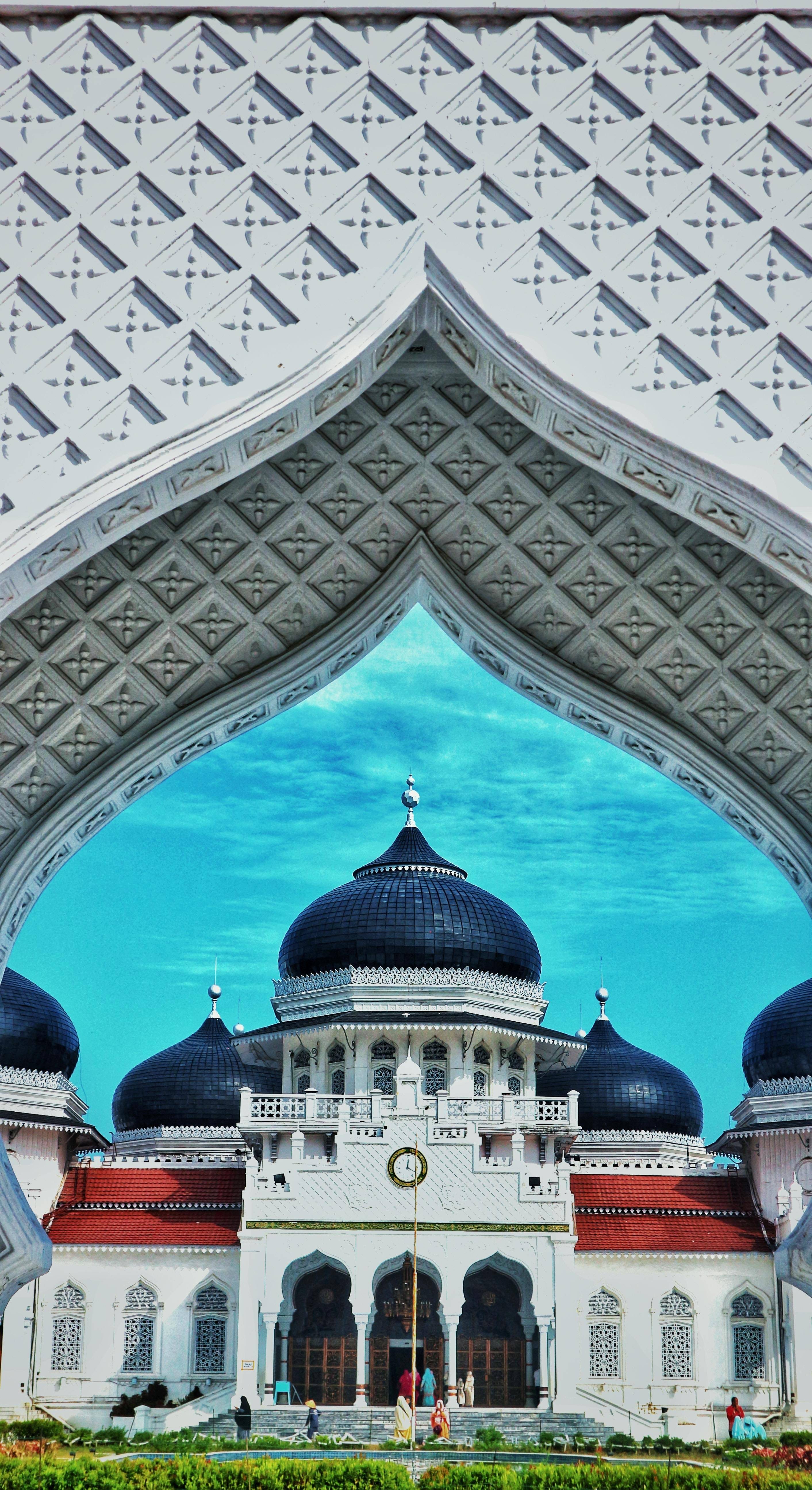 Masjid Baiturrahman Aceh: Mengenang Kisah Bertahan Dari Amukan Tsunami 2004